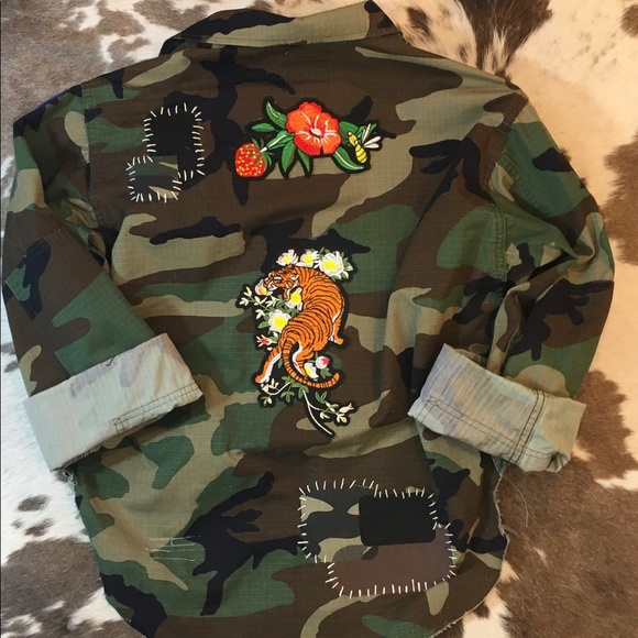 Jackets & Coats | Vintage Camo Shirt Military Patches Broaches Ml ...